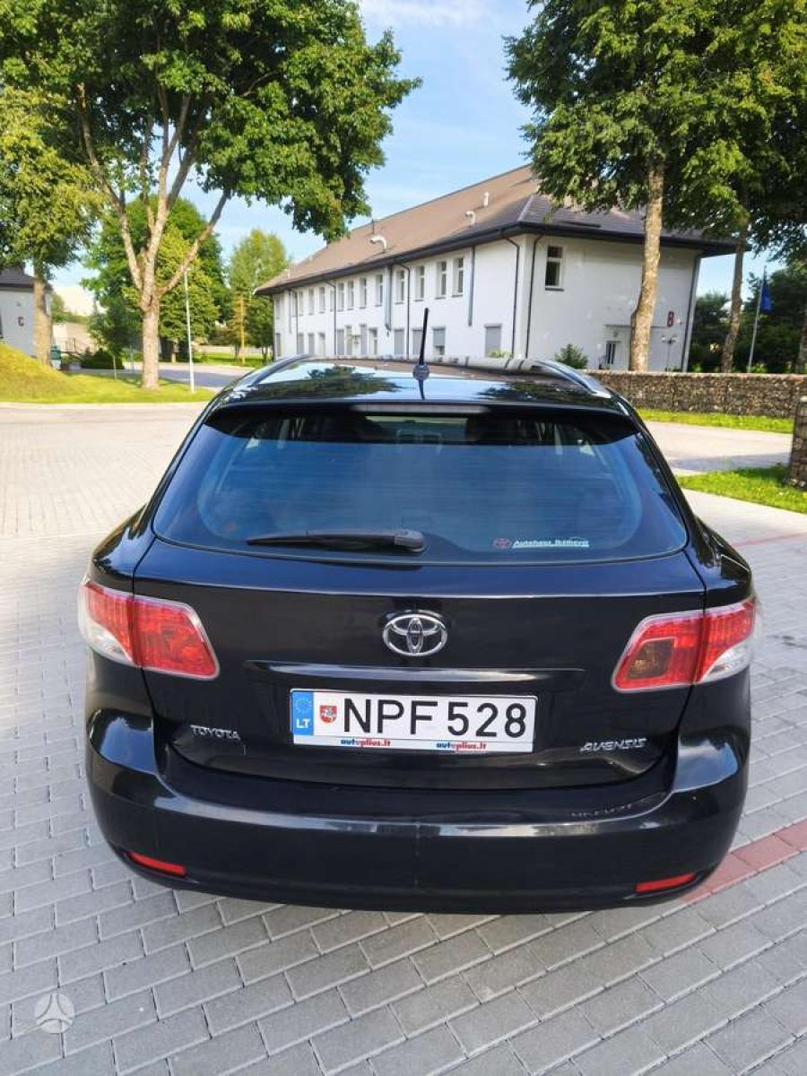 Black Toyota Avensis 2012 in Kretinga, with an engine capacity of 2.23 L and mileage of 274 thousand km for 3950 €, photo 9 on AUTOMOTO.COM.LV