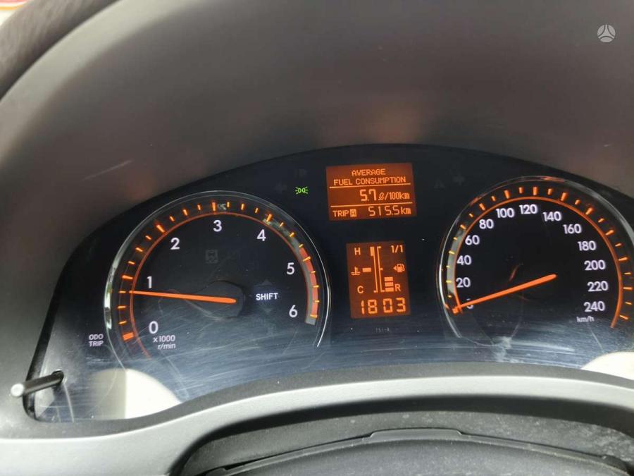 Black Toyota Avensis 2012 in Kretinga, with an engine capacity of 2.23 L and mileage of 274 thousand km for 3950 €, photo 13 on AUTOMOTO.COM.LV