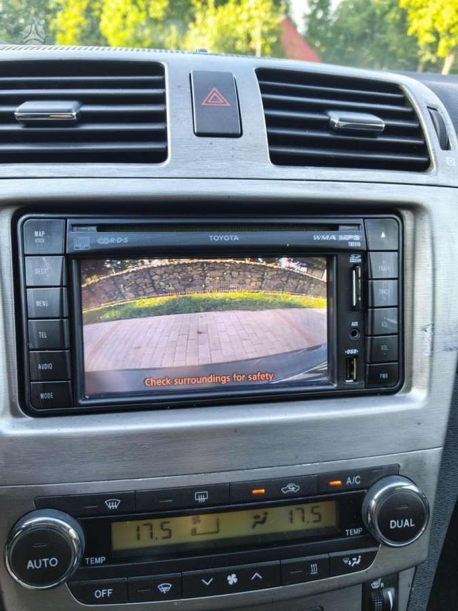 Black Toyota Avensis 2012 in Kretinga, with an engine capacity of 2.23 L and mileage of 274 thousand km for 3950 €, photo 14 on AUTOMOTO.COM.LV