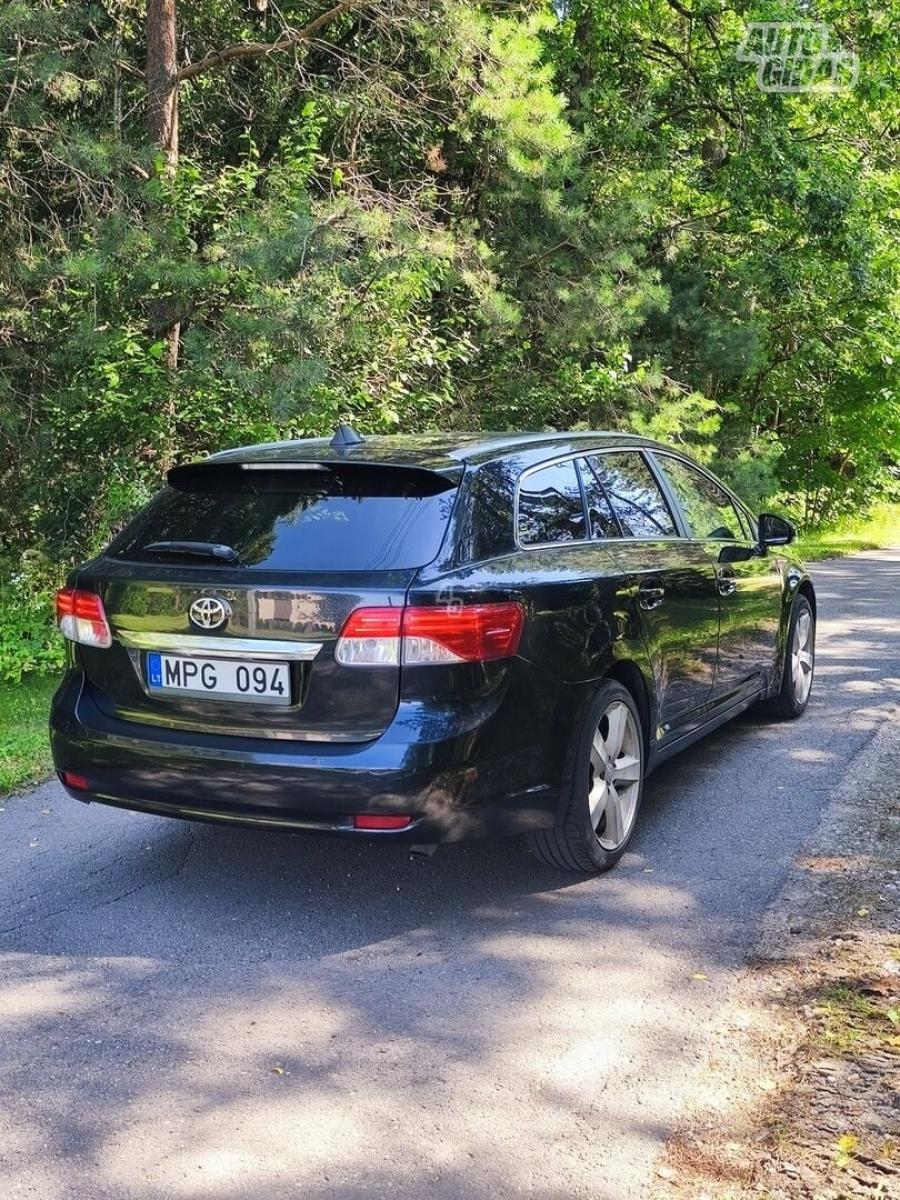 Черный Тойота Авенсис 2012 в Вильнюс, объемом двигателя 2.00 л и пробегом 284 тыс. км за 4900 €, фото 5 на AUTOMOTO.COM.LV