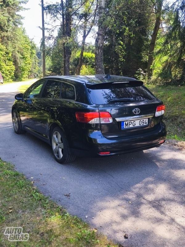 Melns Toyota Avensis 2012 Viļņa, ar dzinēja tilpumu 2.00 L un nobraukumu 284 tūkst. km par 4900 €, foto 5 vietnē AUTOMOTO.COM.LV