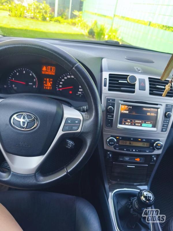 Melns Toyota Avensis 2012 Viļņa, ar dzinēja tilpumu 2.00 L un nobraukumu 284 tūkst. km par 4900 €, foto 6 vietnē AUTOMOTO.COM.LV