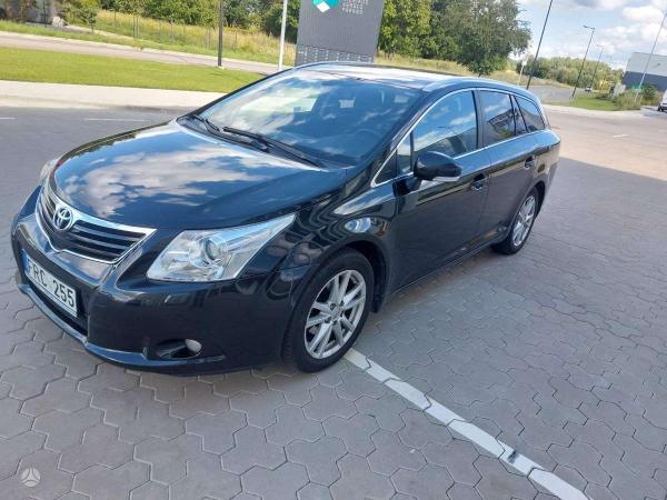 Black Toyota Avensis 2012 in Vilnius, with an engine capacity of 1.99 L and mileage of 297 thousand km for 4450 €, photo 1 on AUTOMOTO.COM.LV