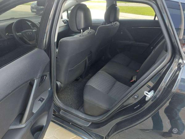 Black Toyota Avensis 2012 in Vilnius, with an engine capacity of 1.99 L and mileage of 297 thousand km for 4450 €, photo 7 on AUTOMOTO.COM.LV