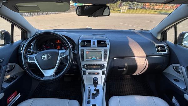 Black Toyota Avensis 2012 in Tallinn, with an engine capacity of 0.00 L and mileage of 299 thousand km for 5900 €, photo 7 on AUTOMOTO.COM.LV