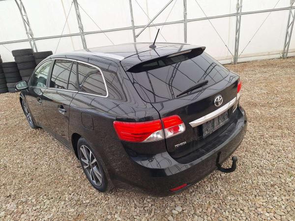 Melns Toyota Avensis 2012 Marijampole, ar dzinēja tilpumu 2.00 L un nobraukumu 294 tūkst. km par 3850 €, foto 4 vietnē AUTOMOTO.COM.LV