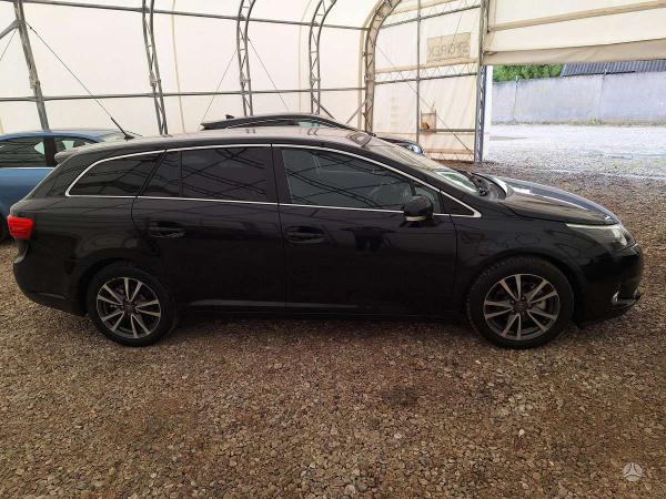 Melns Toyota Avensis 2012 Marijampole, ar dzinēja tilpumu 2.00 L un nobraukumu 294 tūkst. km par 3850 €, foto 7 vietnē AUTOMOTO.COM.LV