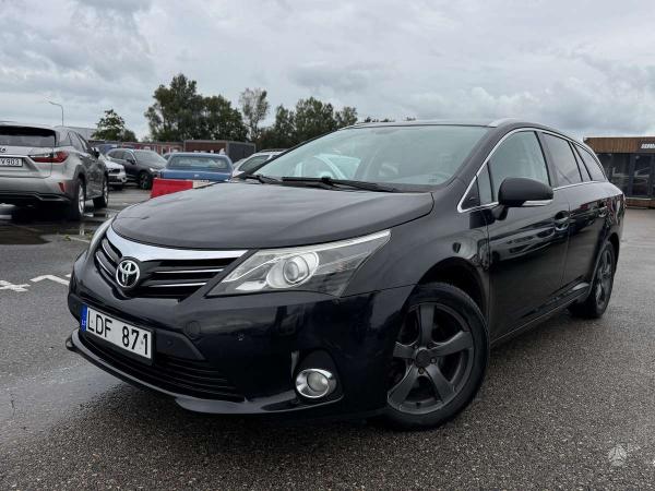 Black Toyota Avensis 2012 in Vilnius, with an engine capacity of 2.20 L and mileage of 351 thousand km for 3790 €, photo 4 on AUTOMOTO.COM.LV