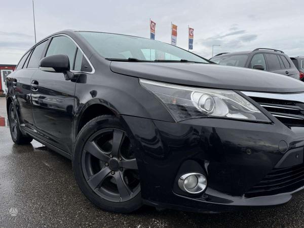 Black Toyota Avensis 2012 in Vilnius, with an engine capacity of 2.20 L and mileage of 351 thousand km for 3790 €, photo 7 on AUTOMOTO.COM.LV