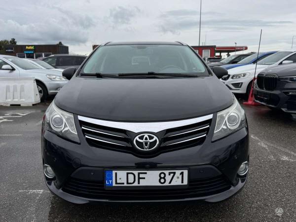 Black Toyota Avensis 2012 in Vilnius, with an engine capacity of 2.20 L and mileage of 351 thousand km for 3790 €, photo 8 on AUTOMOTO.COM.LV