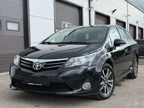 Black Toyota Avensis 2012 in Utena, with an engine capacity of 2.00 L and mileage of 197 thousand km for 5950 €, photo 1 on AUTOMOTO.COM.LV