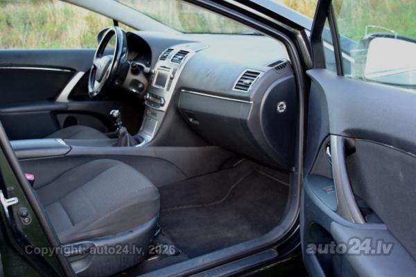 Black Toyota Avensis 2012 in Viljandi, with an engine capacity of 2.00 L and mileage of 267 thousand km for 4990 €, photo 9 on AUTOMOTO.COM.LV