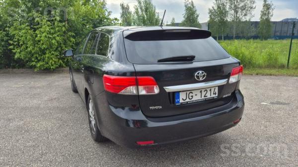 Melns Toyota Avensis 2013 Rīga, ar dzinēja tilpumu 1.80 L un nobraukumu 241 tūkst. km par 6295 €, foto 3 vietnē AUTOMOTO.COM.LV