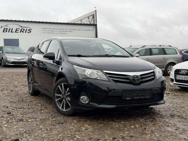 Black Toyota Avensis 2013 in Utena, with an engine capacity of 1.80 L and mileage of 260 thousand km for 4990 €, photo 1 on AUTOMOTO.COM.LV
