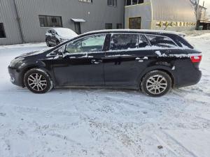 Black Toyota Avensis 2013 in Taurage, with an engine capacity of 1.80 L and mileage of 336 thousand km for 3500 €, photo 3 on AUTOMOTO.COM.LV