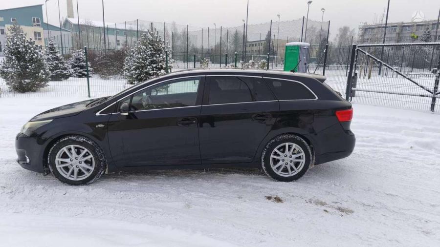 Melns Toyota Avensis 2013 Panevēža, ar dzinēja tilpumu 2.23 L un nobraukumu 272 tūkst. km par 5400 €, foto 3 vietnē AUTOMOTO.COM.LV