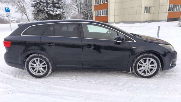 Melns Toyota Avensis 2013 Panevēža, ar dzinēja tilpumu 2.23 L un nobraukumu 272 tūkst. km par 5400 €, foto 7 vietnē AUTOMOTO.COM.LV