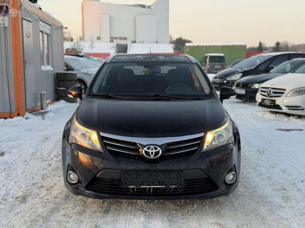 Black Toyota Avensis 2013 in Vilnius, with an engine capacity of 2.00 L and mileage of 304 thousand km for 4600 €, photo 2 on AUTOMOTO.COM.LV