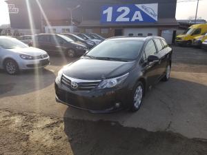 Melns Toyota Avensis 2013 Kauņa, ar dzinēja tilpumu 1.80 L un nobraukumu 90 tūkst. km par 5555 €, foto  vietnē AUTOMOTO.COM.LV