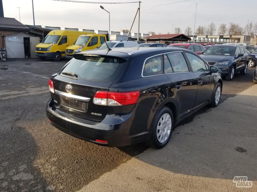 Black Toyota Avensis 2013 in Kaunas, with an engine capacity of 1.80 L and mileage of 90 thousand km for 5555 €, photo 6 on AUTOMOTO.COM.LV