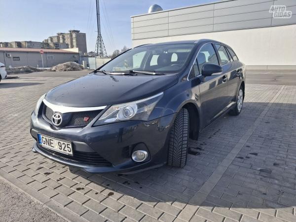 Black Toyota Avensis 2013 in Kaunas, with an engine capacity of 1.80 L and mileage of 305 thousand km for 4900 €, photo 1 on AUTOMOTO.COM.LV