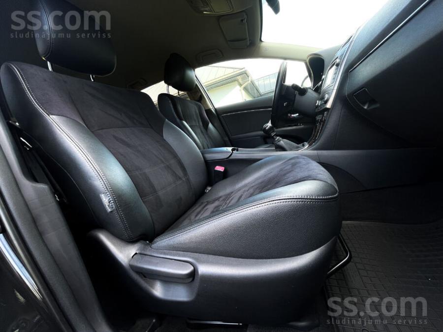 Melns Toyota Avensis 2013 Jelgava, ar dzinēja tilpumu 2.20 L un nobraukumu 266 tūkst. km par 5996 €, foto 6 vietnē AUTOMOTO.COM.LV