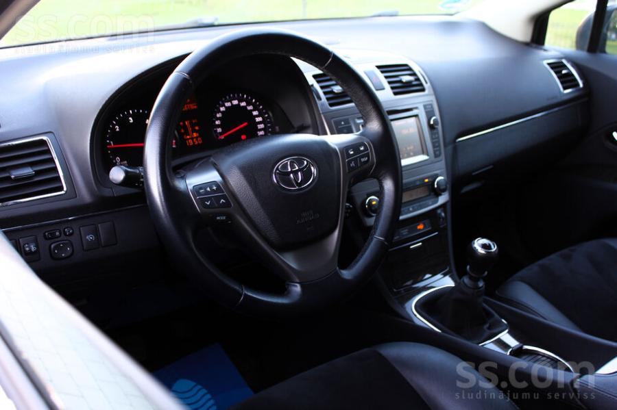 Melns Toyota Avensis 2013 Jelgava, ar dzinēja tilpumu 2.20 L un nobraukumu 266 tūkst. km par 5996 €, foto 17 vietnē AUTOMOTO.COM.LV
