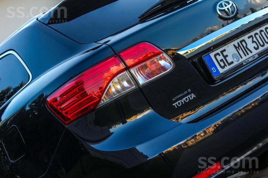 Melns Toyota Avensis 2013 Jelgava, ar dzinēja tilpumu 2.20 L un nobraukumu 266 tūkst. km par 5996 €, foto 24 vietnē AUTOMOTO.COM.LV