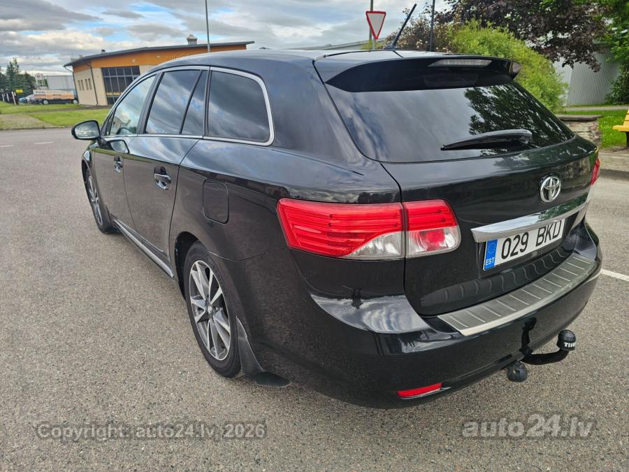 Черный Тойота Авенсис 2013 в Пайде, объемом двигателя 2.20 л и пробегом 232 тыс. км за 7250 €, фото 7 на AUTOMOTO.COM.LV
