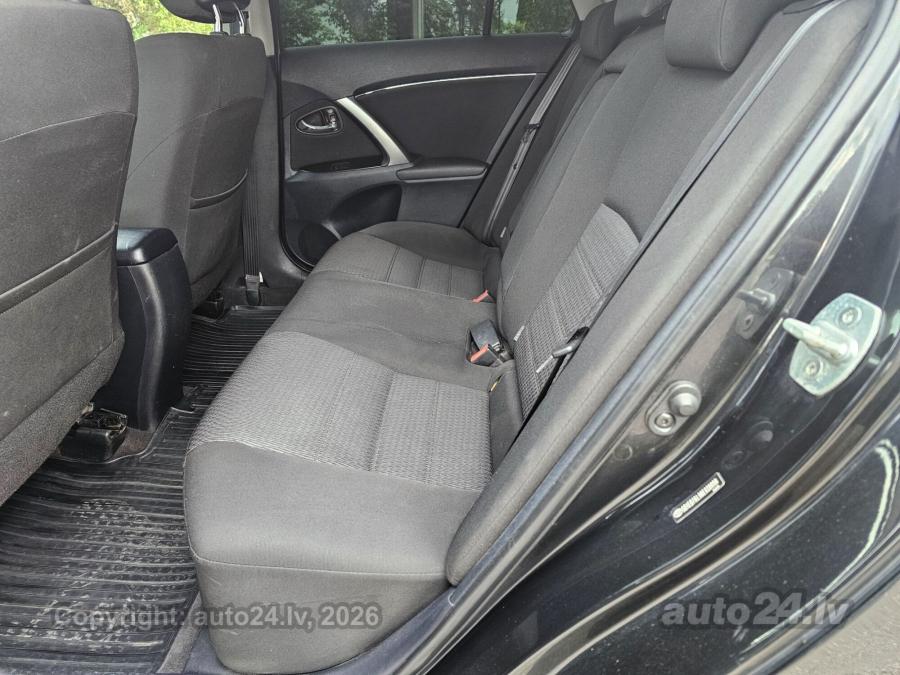 Черный Тойота Авенсис 2013 в Пайде, объемом двигателя 2.20 л и пробегом 232 тыс. км за 7250 €, фото 19 на AUTOMOTO.COM.LV