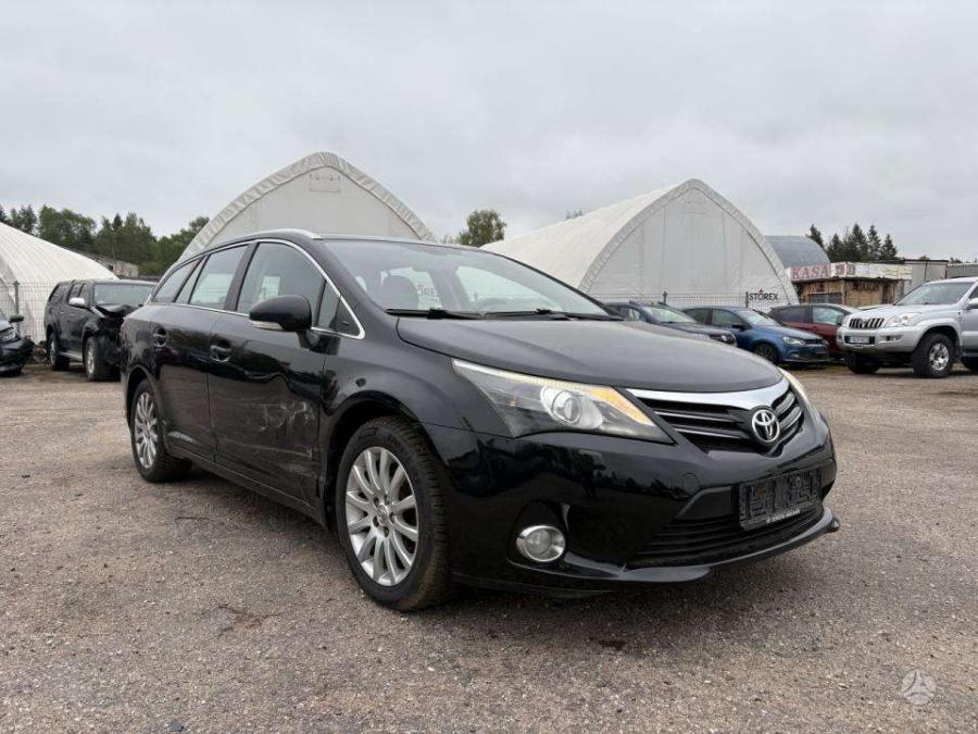 Melns Toyota Avensis 2013 Radviliškis, ar dzinēja tilpumu 2.00 L un nobraukumu 299 tūkst. km par 3950 €, foto 3 vietnē AUTOMOTO.COM.LV