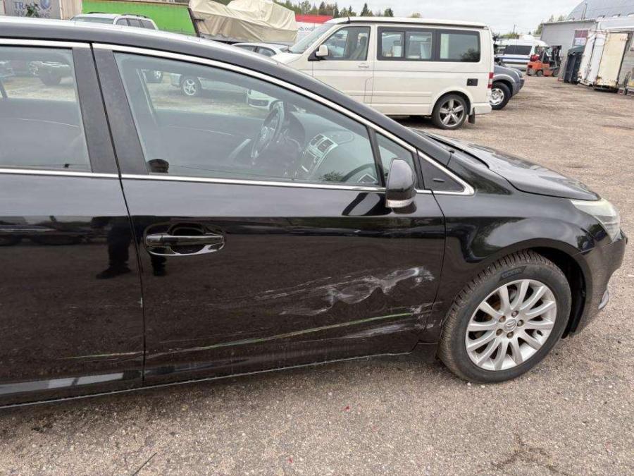 Melns Toyota Avensis 2013 Radviliškis, ar dzinēja tilpumu 2.00 L un nobraukumu 299 tūkst. km par 3950 €, foto 10 vietnē AUTOMOTO.COM.LV