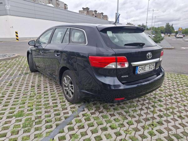 Melns Toyota Avensis 2013 Kauņa, ar dzinēja tilpumu 1.80 L un nobraukumu 306 tūkst. km par 4800 €, foto 3 vietnē AUTOMOTO.COM.LV