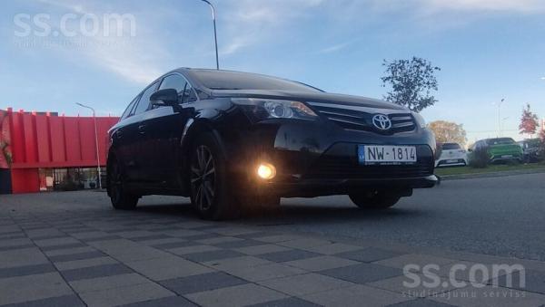 Black Toyota Avensis 2013 in Riga, with an engine capacity of 2.00 L and mileage of 255 thousand km for 6200 €, photo 10 on AUTOMOTO.COM.LV