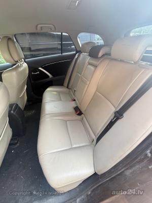 Black Toyota Avensis 2013 in Tallinn, with an engine capacity of 1.80 L and mileage of 166 thousand km for 9500 €, photo 4 on AUTOMOTO.COM.LV