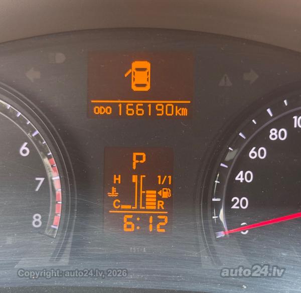 Черный Тойота Авенсис 2013 в Таллин, объемом двигателя 1.80 л и пробегом 166 тыс. км за 9500 €, фото 4 на AUTOMOTO.COM.LV