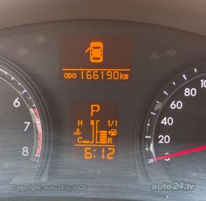 Black Toyota Avensis 2013 in Tallinn, with an engine capacity of 1.80 L and mileage of 166 thousand km for 9500 €, photo 5 on AUTOMOTO.COM.LV