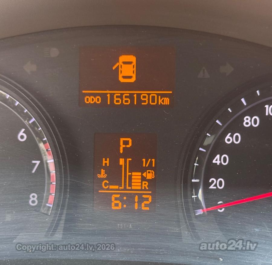 Black Toyota Avensis 2013 in Tallinn, with an engine capacity of 1.80 L and mileage of 166 thousand km for 9500 €, photo 5 on AUTOMOTO.COM.LV
