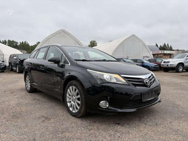 Melns Toyota Avensis 2013 Radviliškis, ar dzinēja tilpumu 2.00 L un nobraukumu 299 tūkst. km par 3750 €, foto 2 vietnē AUTOMOTO.COM.LV