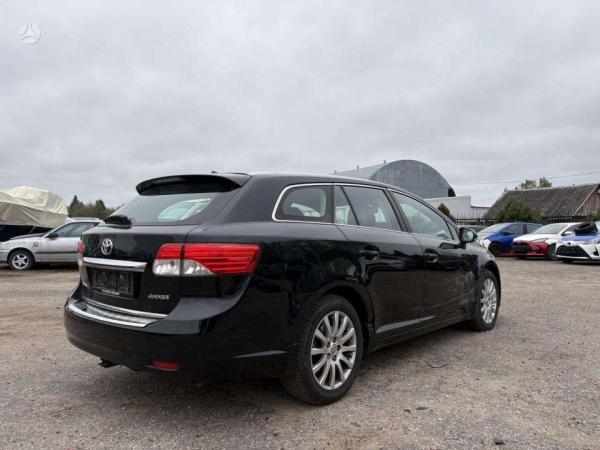 Melns Toyota Avensis 2013 Radviliškis, ar dzinēja tilpumu 2.00 L un nobraukumu 299 tūkst. km par 3750 €, foto 3 vietnē AUTOMOTO.COM.LV