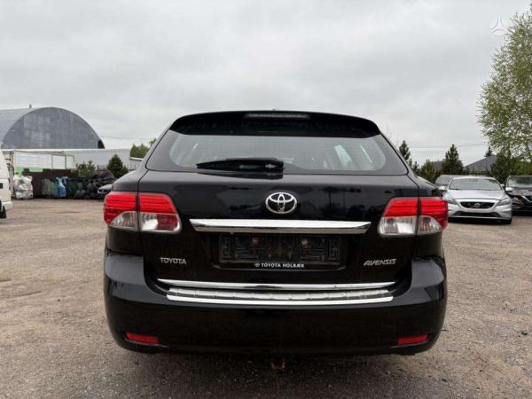 Melns Toyota Avensis 2013 Radviliškis, ar dzinēja tilpumu 2.00 L un nobraukumu 299 tūkst. km par 3750 €, foto 6 vietnē AUTOMOTO.COM.LV