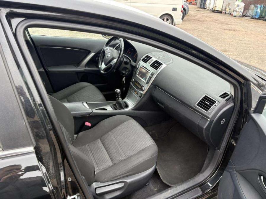 Melns Toyota Avensis 2013 Radviliškis, ar dzinēja tilpumu 2.00 L un nobraukumu 299 tūkst. km par 3750 €, foto 12 vietnē AUTOMOTO.COM.LV