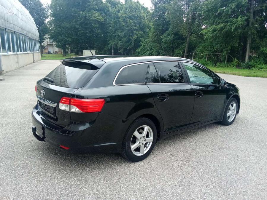 Melns Toyota Avensis 2013 Alīta, ar dzinēja tilpumu 2.00 L un nobraukumu 238 tūkst. km par 5100 €, foto 4 vietnē AUTOMOTO.COM.LV