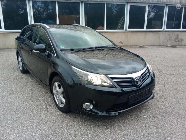 Black Toyota Avensis 2013 in Alytus, with an engine capacity of 2.00 L and mileage of 238 thousand km for 5100 €, photo 4 on AUTOMOTO.COM.LV