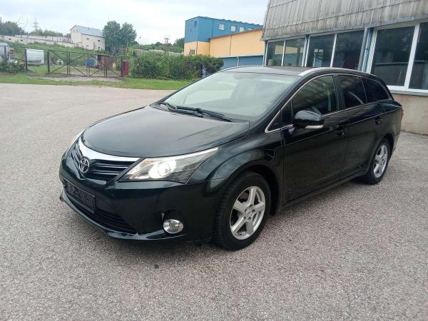 Black Toyota Avensis 2013 in Alytus, with an engine capacity of 2.00 L and mileage of 238 thousand km for 5100 €, photo 6 on AUTOMOTO.COM.LV