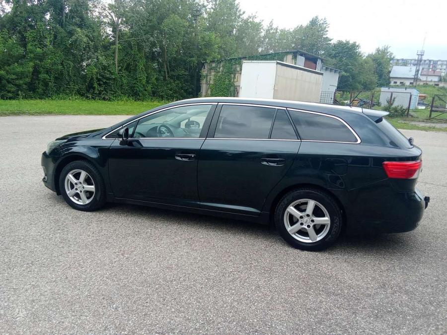 Melns Toyota Avensis 2013 Alīta, ar dzinēja tilpumu 2.00 L un nobraukumu 238 tūkst. km par 5100 €, foto 9 vietnē AUTOMOTO.COM.LV
