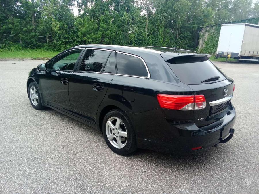 Melns Toyota Avensis 2013 Alīta, ar dzinēja tilpumu 2.00 L un nobraukumu 238 tūkst. km par 5100 €, foto 10 vietnē AUTOMOTO.COM.LV