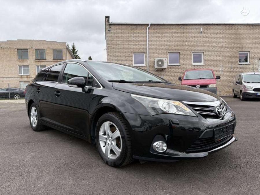 Melns Toyota Avensis 2013 Radviliškis, ar dzinēja tilpumu 1.80 L un nobraukumu 225 tūkst. km par 7250 €, foto 3 vietnē AUTOMOTO.COM.LV