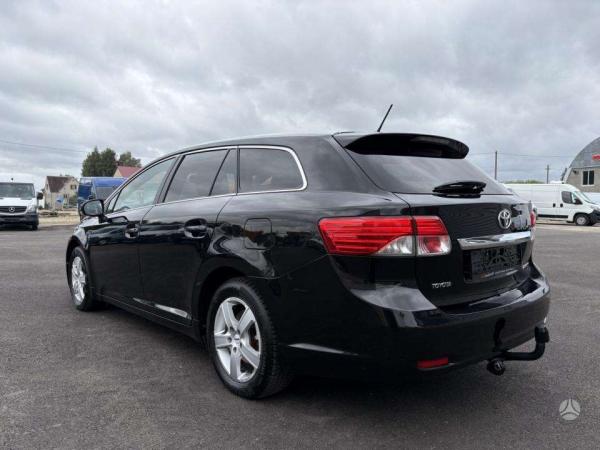 Toyota Avensis 2013 Radviliškis vietnē Melns Toyota Avensis 2013 Radviliškis, ar dzinēja tilpumu 1.80 L un nobraukumu 225 tūkst. km par 7250 €, foto 5 vietnē AUTOMOTO.COM.LV