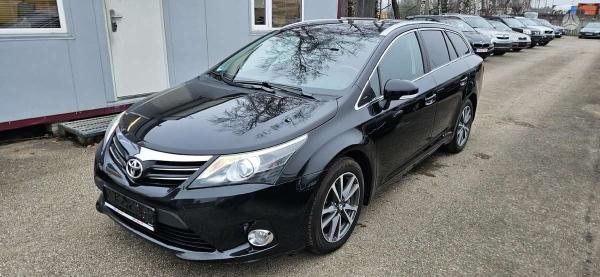 Black Toyota Avensis 2014 in Marijampole, with an engine capacity of 2.23 L and mileage of 324 thousand km for 5200 €, photo 1 on AUTOMOTO.COM.LV